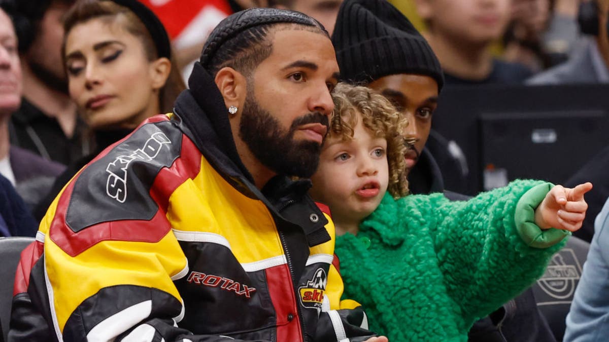 Drake Wears Dinosaur Outfit On Day One Of "It's All A Blur Tour"