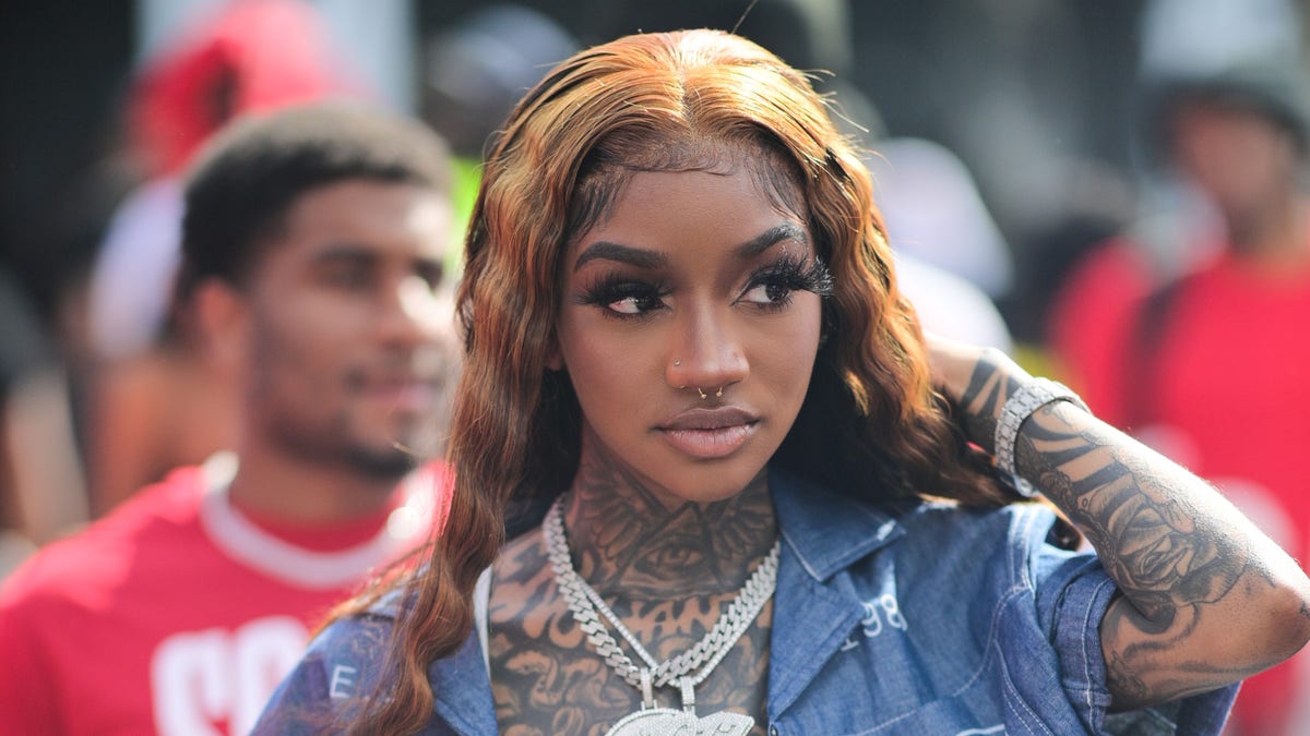 Friends Mourn As Enchanting Reportedly Passes Away At 26