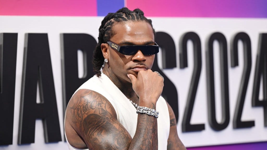 Gunna Performs "fukumean" With Fan Who Ran On Stage