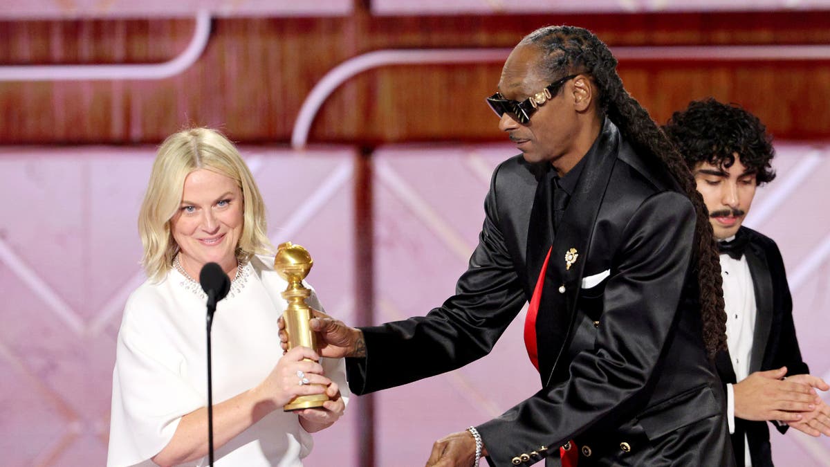 Snoop Dogg Censored Presenting Award At 2026 Golden Globes