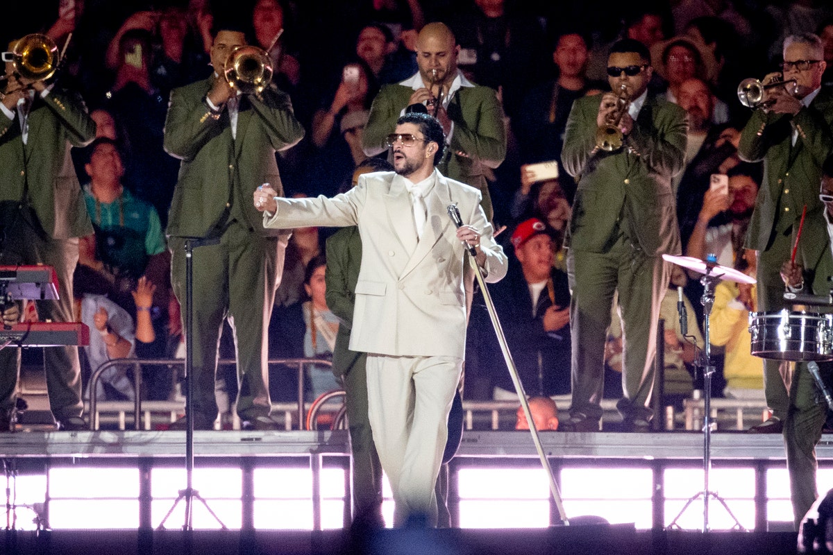 Bad Bunny & J Balvin: Feud Ends With Mexico City Reunion - NewsyList