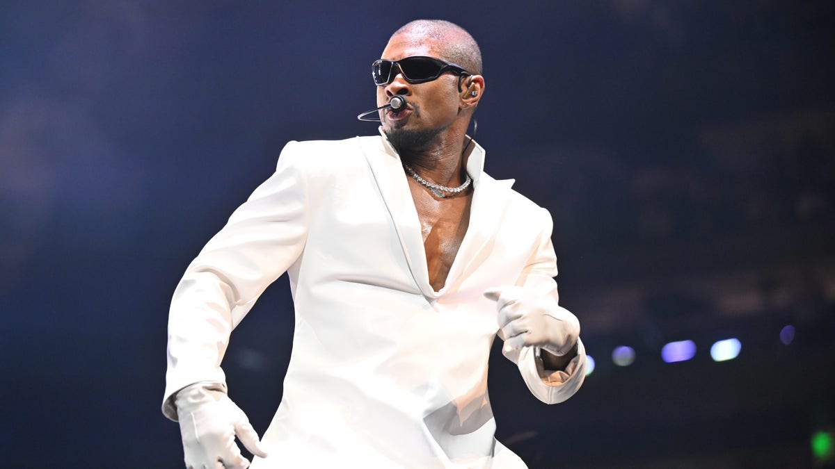 Usher Adds Two More Brooklyn Stops To "PRESENT PAST FUTURE Tour"