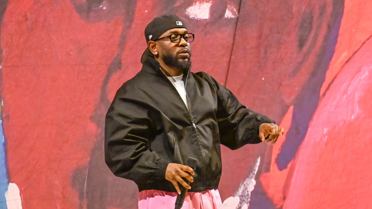 Roc Nation CEO Calls Kendrick Lamar Best Pick For Super Bowl LIX ...