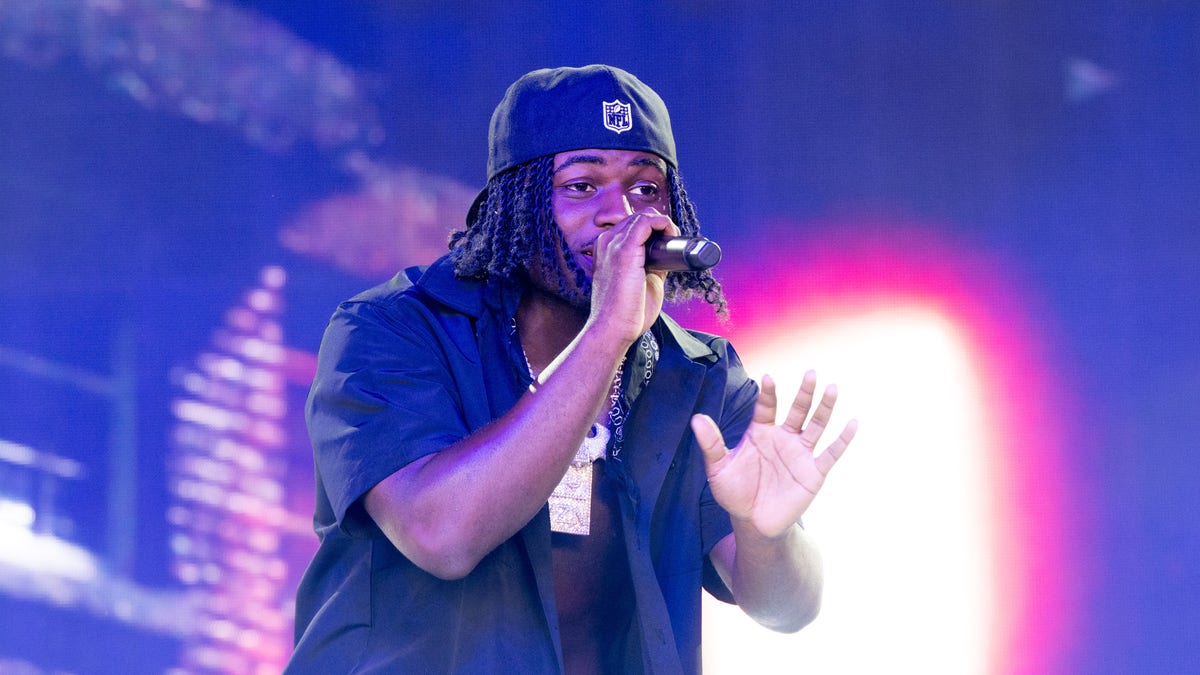 4batz Releases Debut Album ‘Still Shinin’ With FLO, Leon Thomas & More